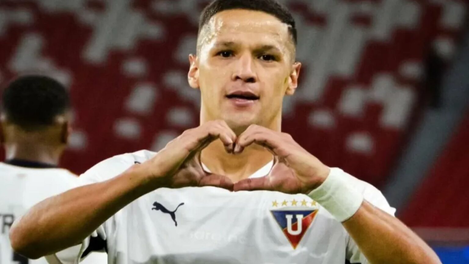 Atlético-MG se posiciona e toma decisão a respeito de Álex Arce ...