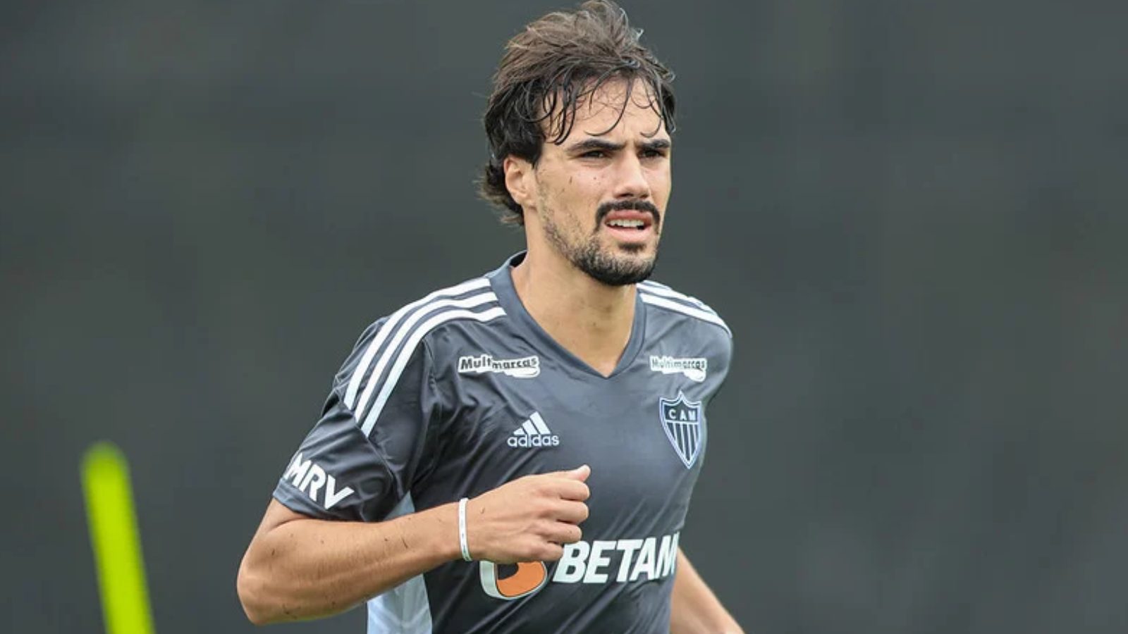 Informação quente envolvendo Igor Gomes vem a tona e meia pode se ...